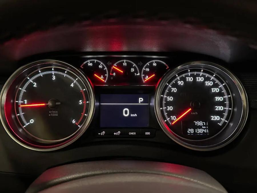 Black Peugeot 508 2016 in Jurmala, with an engine capacity of 1.60 L and mileage of 281 thousand km for 7450 €, photo 31 on AUTOMOTO.COM.LV