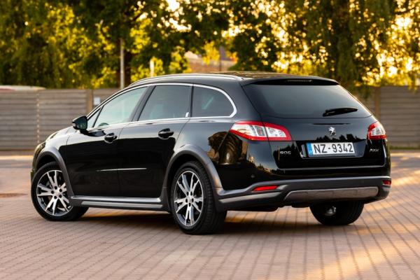 Melns Peugeot 508 2016 Rīga, ar dzinēja tilpumu 2.00 L un nobraukumu 241 tūkst. km par 11990 €, foto 2 vietnē AUTOMOTO.COM.LV
