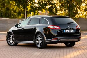 Black Peugeot 508 2016 in Riga, with an engine capacity of 2.00 L and mileage of 241 thousand km for 11990 €, photo 3 on AUTOMOTO.COM.LV