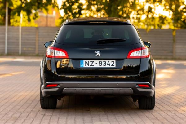Melns Peugeot 508 2016 Rīga, ar dzinēja tilpumu 2.00 L un nobraukumu 241 tūkst. km par 11990 €, foto 6 vietnē AUTOMOTO.COM.LV