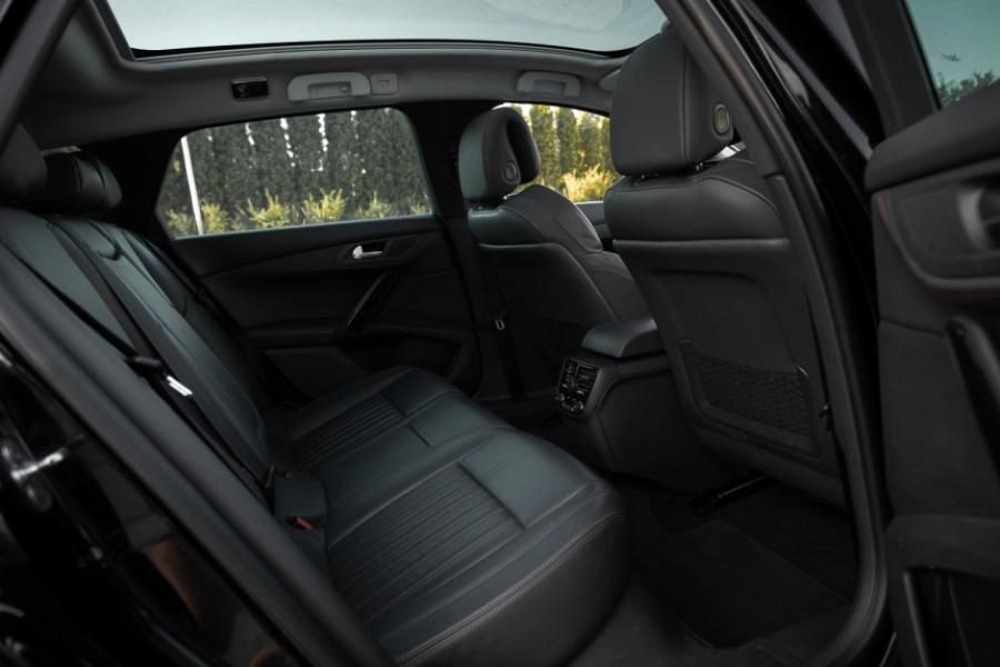 Black Peugeot 508 2016 in Riga, with an engine capacity of 2.00 L and mileage of 241 thousand km for 11990 €, photo 12 on AUTOMOTO.COM.LV