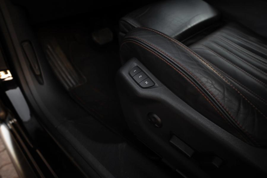 Black Peugeot 508 2016 in Riga, with an engine capacity of 2.00 L and mileage of 241 thousand km for 11990 €, photo 15 on AUTOMOTO.COM.LV