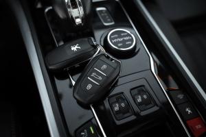 Black Peugeot 508 2016 in Riga, with an engine capacity of 2.00 L and mileage of 241 thousand km for 11990 €, photo 18 on AUTOMOTO.COM.LV