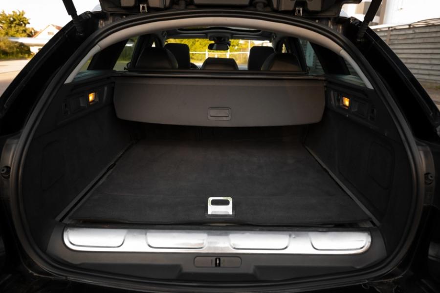 Black Peugeot 508 2016 in Riga, with an engine capacity of 2.00 L and mileage of 241 thousand km for 11990 €, photo 23 on AUTOMOTO.COM.LV