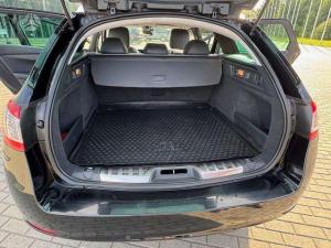 Black Peugeot 508 2016 in Siauliai, with an engine capacity of 2.00 L and mileage of 291 thousand km for 6200 €, photo 4 on AUTOMOTO.COM.LV
