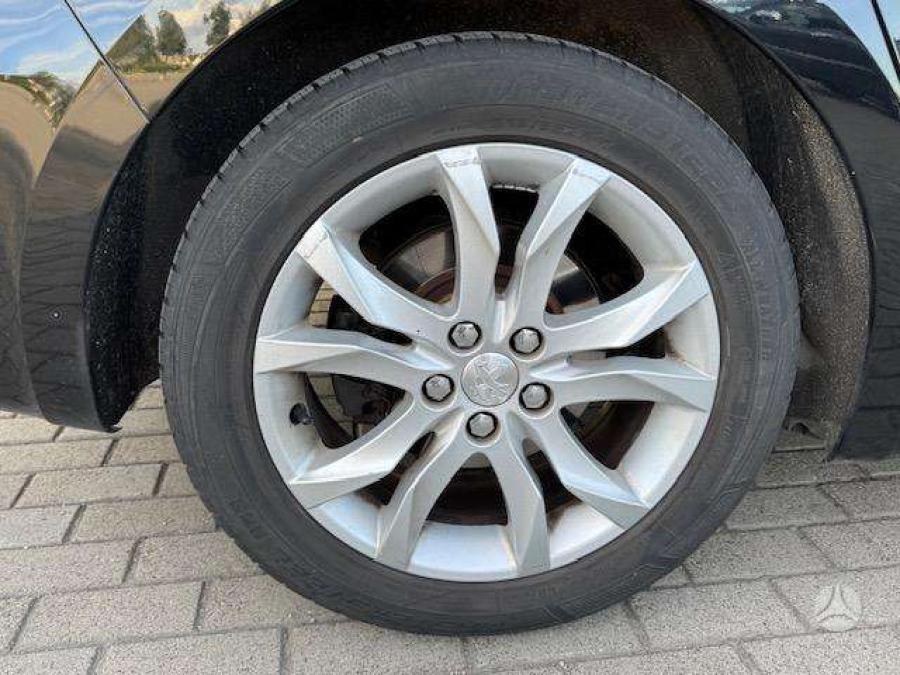 Black Peugeot 508 2016 in Siauliai, with an engine capacity of 2.00 L and mileage of 291 thousand km for 6200 €, photo 15 on AUTOMOTO.COM.LV