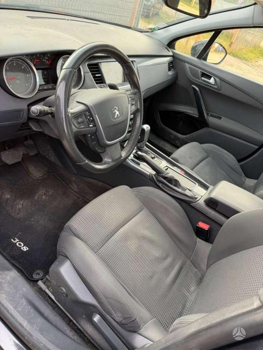 Black Peugeot 508 2016 in Vilnius, with an engine capacity of 1.56 L and mileage of 270 thousand km for 4600 €, photo 8 on AUTOMOTO.COM.LV