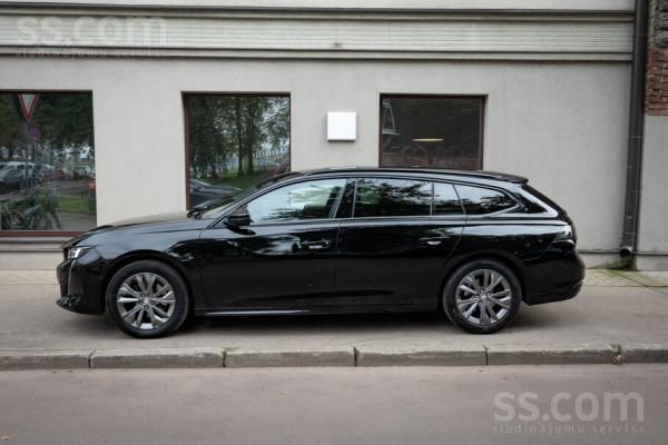 Black Peugeot 508 2020 in Riga, with an engine capacity of 1.60 L and mileage of 111 thousand km for 17300 €, photo 4 on AUTOMOTO.COM.LV