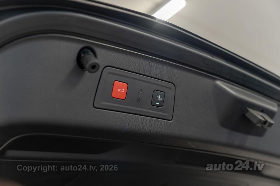 Melns Peugeot 508 2022 Tallina, ar dzinēja tilpumu 1.50 L un nobraukumu 55 tūkst. km par 24900 €, foto 13 vietnē AUTOMOTO.COM.LV