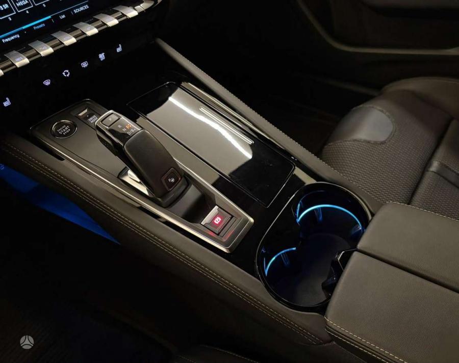 Black Peugeot 508 2022 in Marijampole, with an engine capacity of 1.60 L and mileage of 212 thousand km for 13850 €, photo 16 on AUTOMOTO.COM.LV
