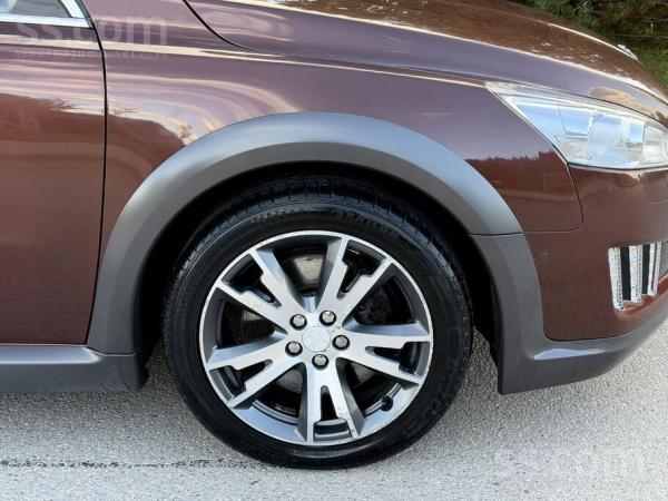 Brown Peugeot 508 2012 in Riga, with an engine capacity of 2.00 L and mileage of 252 thousand km for 6000 €, photo 11 on AUTOMOTO.COM.LV