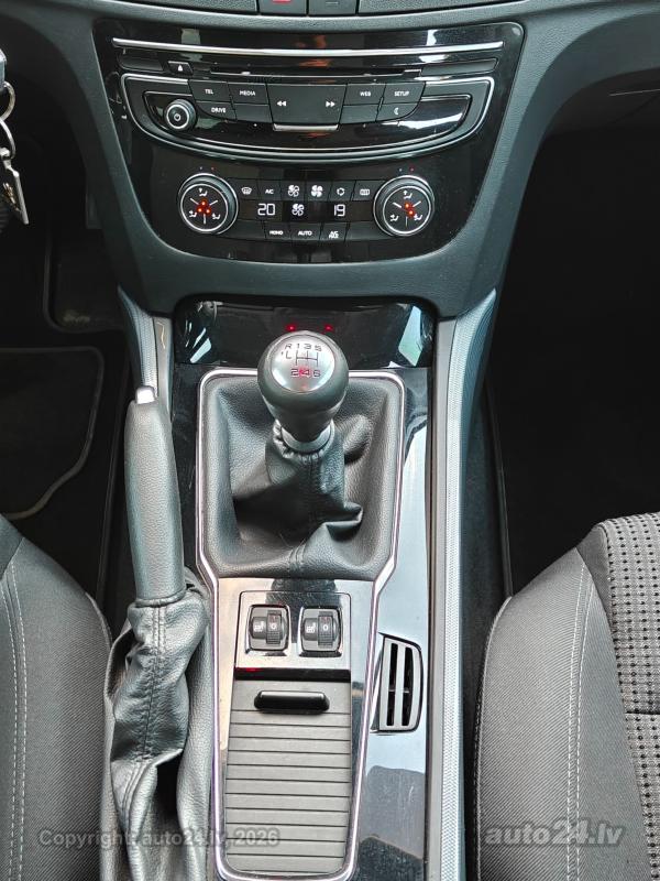 Grey Peugeot 508 2015 in Tallinn, with an engine capacity of 1.60 L and mileage of 216 thousand km for 4995 €, photo 7 on AUTOMOTO.COM.LV