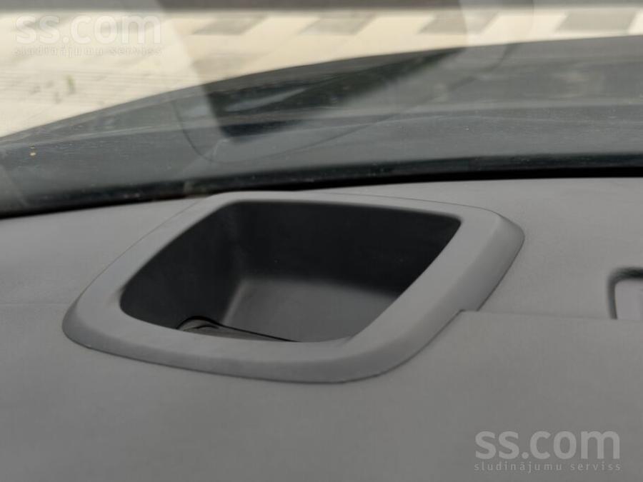 Grey Peugeot 508 2012 in Jelgava, with an engine capacity of 2.20 L and mileage of 364 thousand km for 3200 €, photo 13 on AUTOMOTO.COM.LV