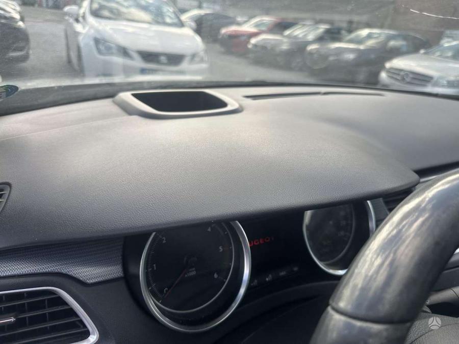 Grey Peugeot 508 2013 in Ukmerge, with an engine capacity of 1.56 L and mileage of 260 thousand km for 2750 €, photo 7 on AUTOMOTO.COM.LV