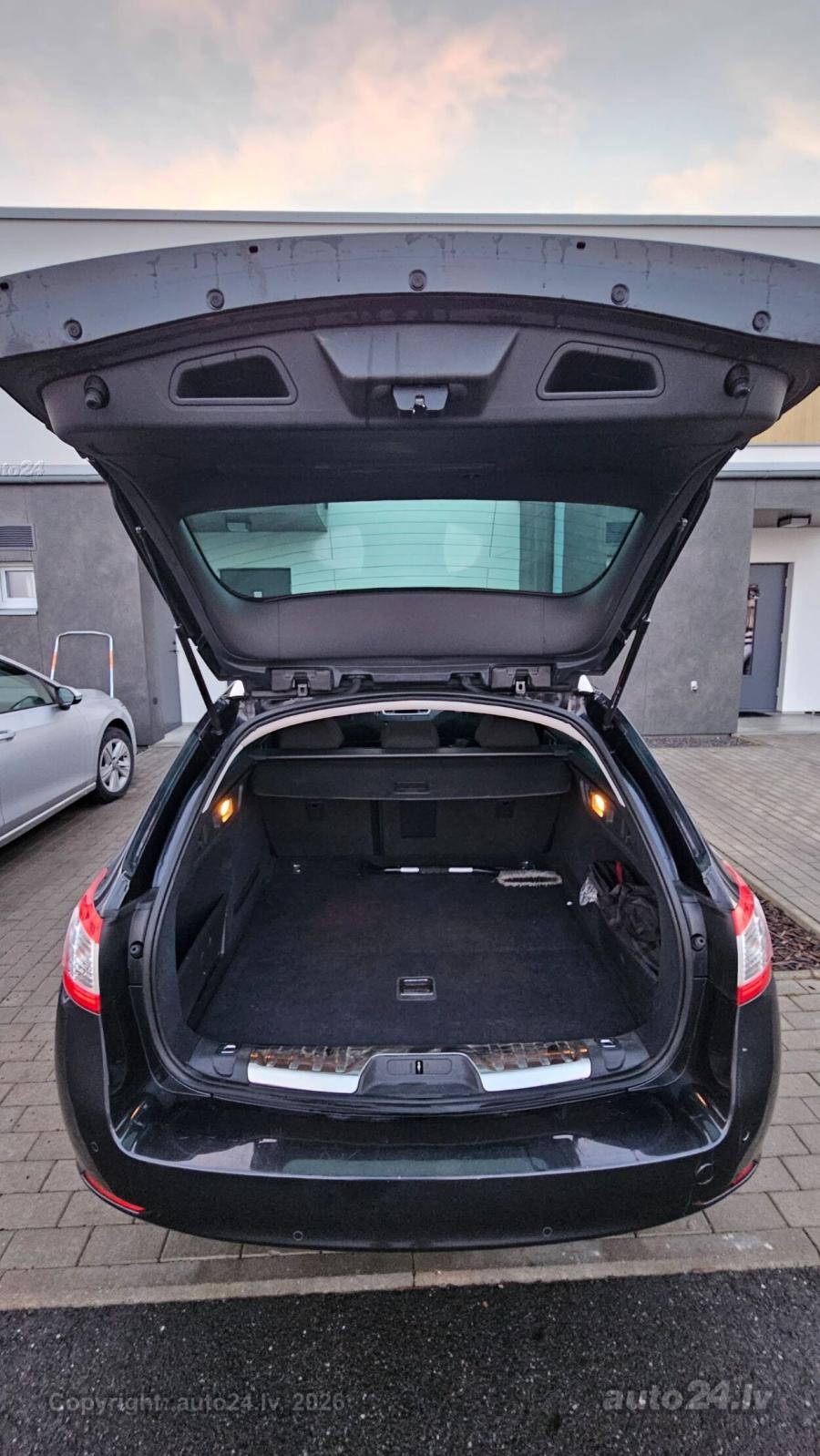 Grey Peugeot 508 2016 in Tallinn, with an engine capacity of 1.60 L and mileage of 155 thousand km for 5900 €, photo 10 on AUTOMOTO.COM.LV