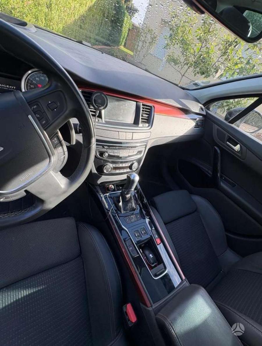 Black Peugeot 508 RXH 2016 in Taurage, with an engine capacity of 2.00 L and mileage of 239 thousand km for 5500 €, photo 7 on AUTOMOTO.COM.LV