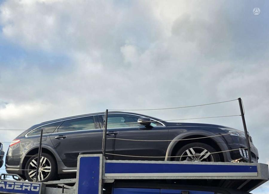 Black Peugeot 508 RXH 2016 in Taurage, with an engine capacity of 2.00 L and mileage of 239 thousand km for 5500 €, photo 10 on AUTOMOTO.COM.LV