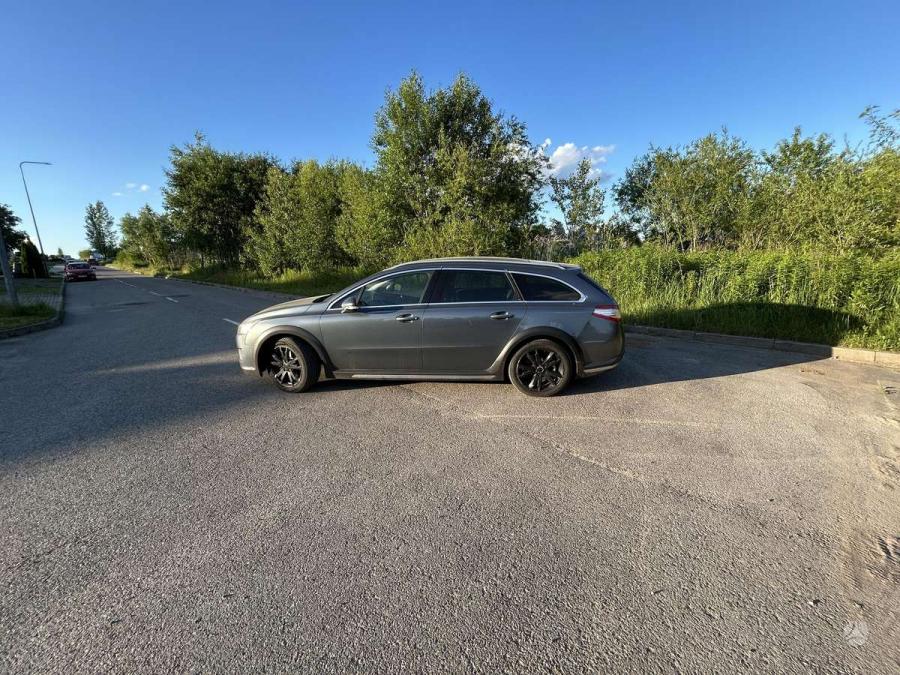 Grey Peugeot 508 RXH 2012 in Vilnius, with an engine capacity of 0.00 L and mileage of 287 thousand km for 6200 €, photo 4 on AUTOMOTO.COM.LV