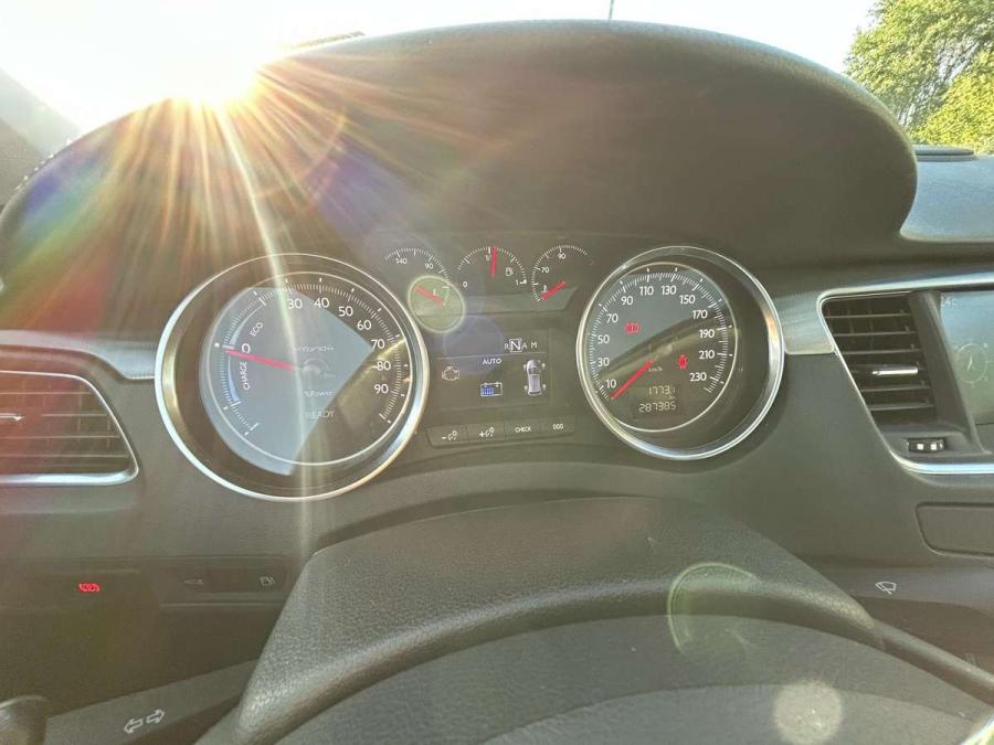 Grey Peugeot 508 RXH 2012 in Vilnius, with an engine capacity of 0.00 L and mileage of 287 thousand km for 6200 €, photo 10 on AUTOMOTO.COM.LV