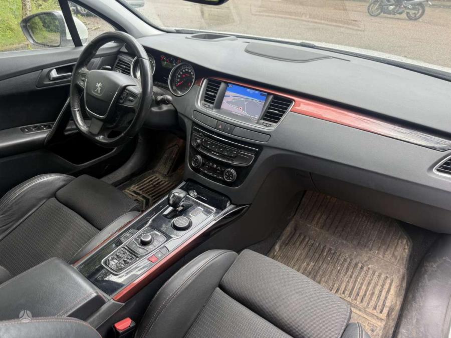 White Peugeot 508 RXH 2013 in Vilnius, with an engine capacity of 2.00 L and mileage of 290 thousand km for 3200 €, photo 13 on AUTOMOTO.COM.LV