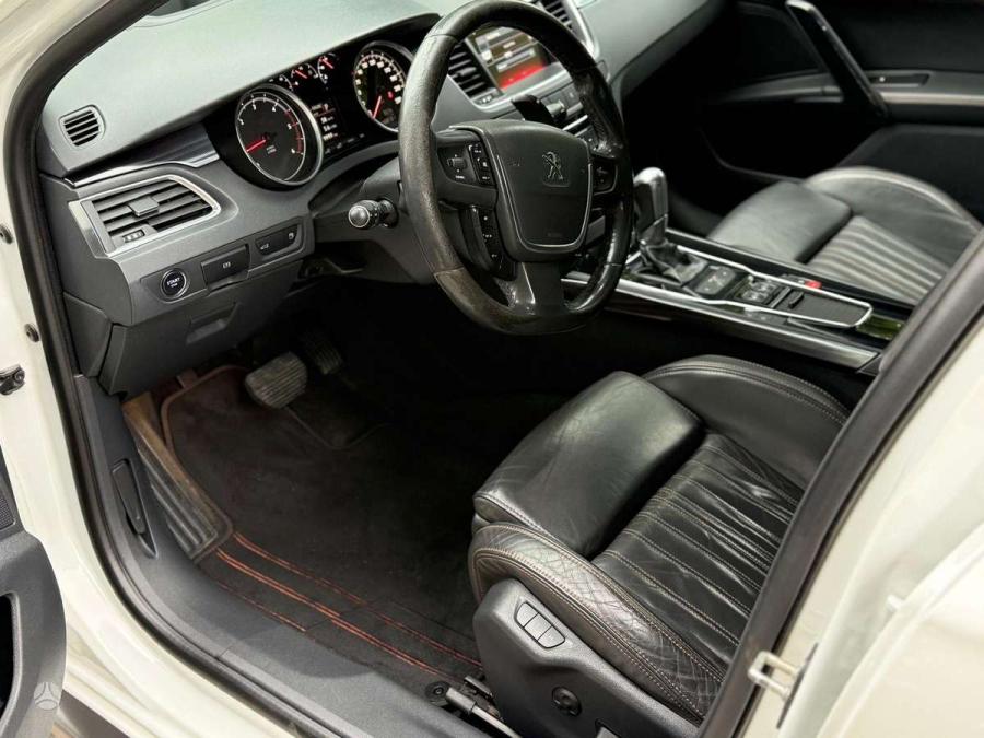 White Peugeot 508 RXH 2016 in Taurage, with an engine capacity of 2.00 L and mileage of 280 thousand km for 6400 €, photo 16 on AUTOMOTO.COM.LV