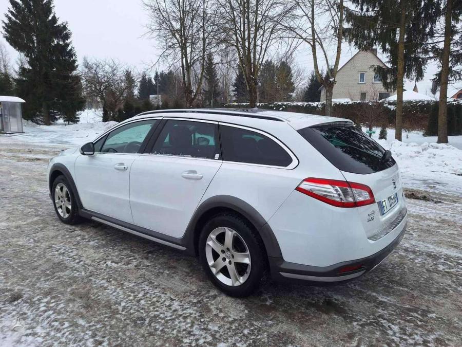 White Peugeot 508 RXH 2013 in Kelme, with an engine capacity of 2.00 L and mileage of 237 thousand km for 5350 €, photo 2 on AUTOMOTO.COM.LV