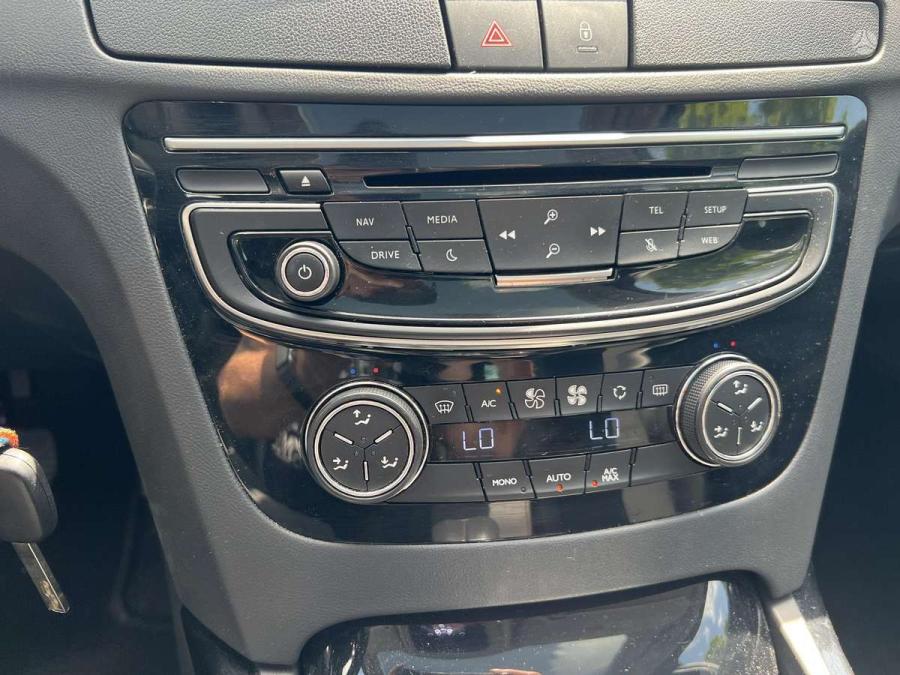 Balts Peugeot 508 RXH 2014 Kauņa, ar dzinēja tilpumu 2.00 L un nobraukumu 319 tūkst. km par 4400 €, foto 25 vietnē AUTOMOTO.COM.LV