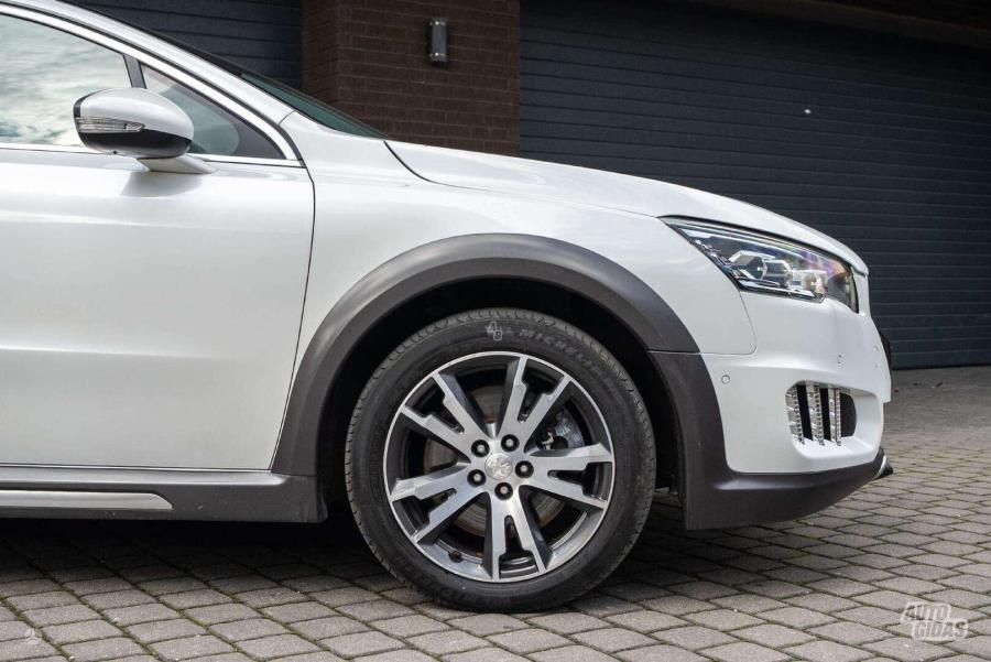 Balts Peugeot 508 RXH 2015 Marijampole, ar dzinēja tilpumu 2.00 L un nobraukumu 273 tūkst. km par 7250 €, foto 6 vietnē AUTOMOTO.COM.LV