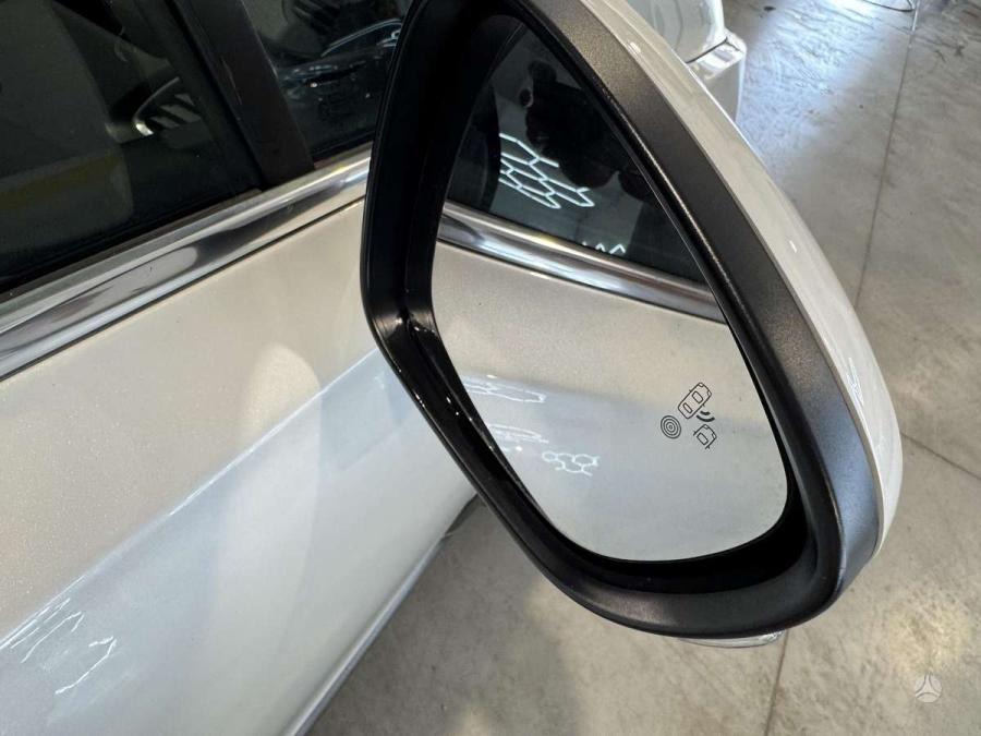 White Peugeot 508 RXH 2016 in Kaunas, with an engine capacity of 2.00 L and mileage of 230 thousand km for 5999 €, photo 9 on AUTOMOTO.COM.LV