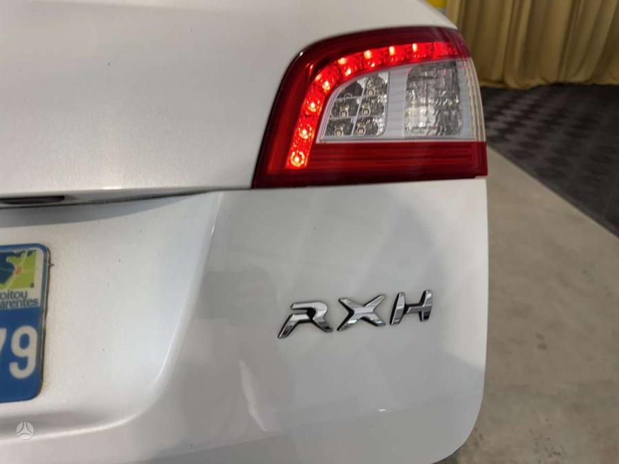 White Peugeot 508 RXH 2016 in Kaunas, with an engine capacity of 2.00 L and mileage of 230 thousand km for 5999 €, photo 11 on AUTOMOTO.COM.LV
