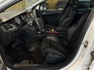 White Peugeot 508 RXH 2016 in Kaunas, with an engine capacity of 2.00 L and mileage of 230 thousand km for 5999 €, photo 17 on AUTOMOTO.COM.LV
