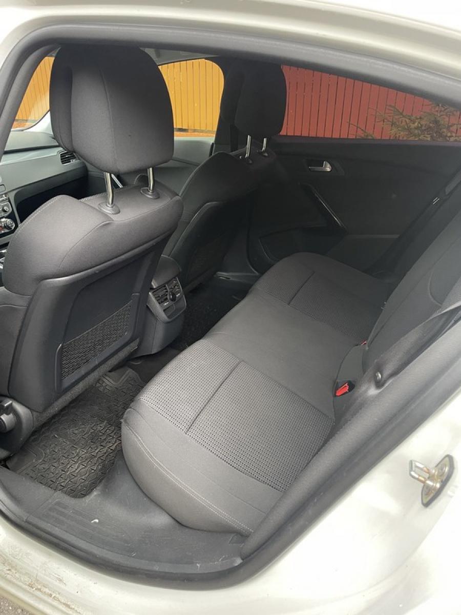 Peugeot 508 2011 Tallina, ar dzinēja tilpumu 1.60 L un nobraukumu 215 tūkst. km par 1299 €, foto 22 vietnē AUTOMOTO.COM.LV