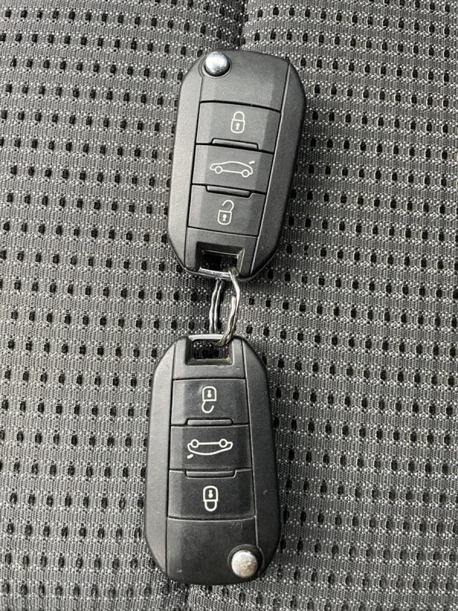 Peugeot 508 2011 Tallina, ar dzinēja tilpumu 1.60 L un nobraukumu 215 tūkst. km par 1299 €, foto 25 vietnē AUTOMOTO.COM.LV