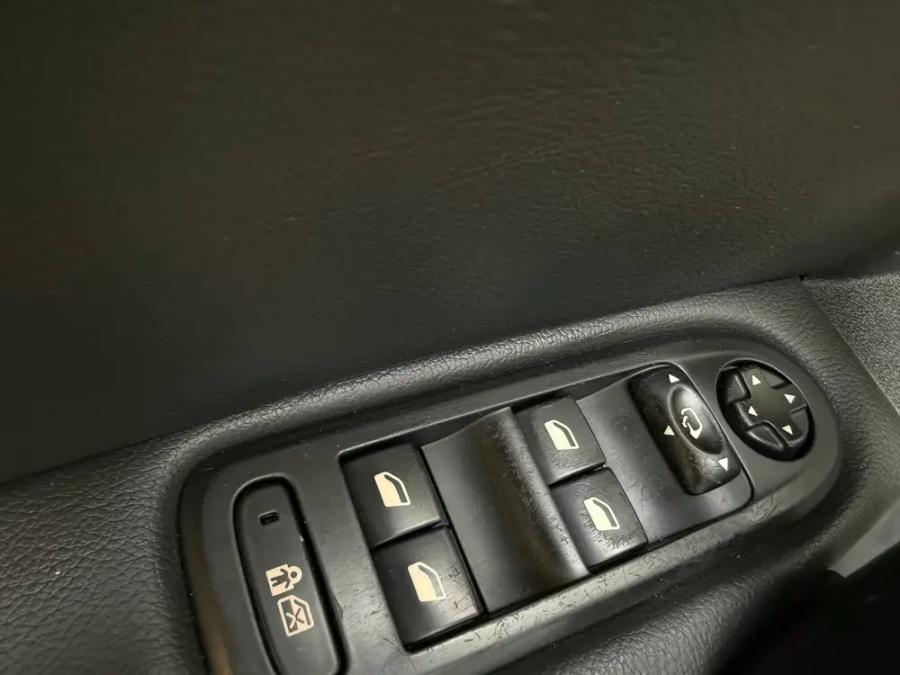 Peugeot 508 2012 Rīga, ar dzinēja tilpumu 1.60 L un nobraukumu 315 tūkst. km par 3490 €, foto 17 vietnē AUTOMOTO.COM.LV