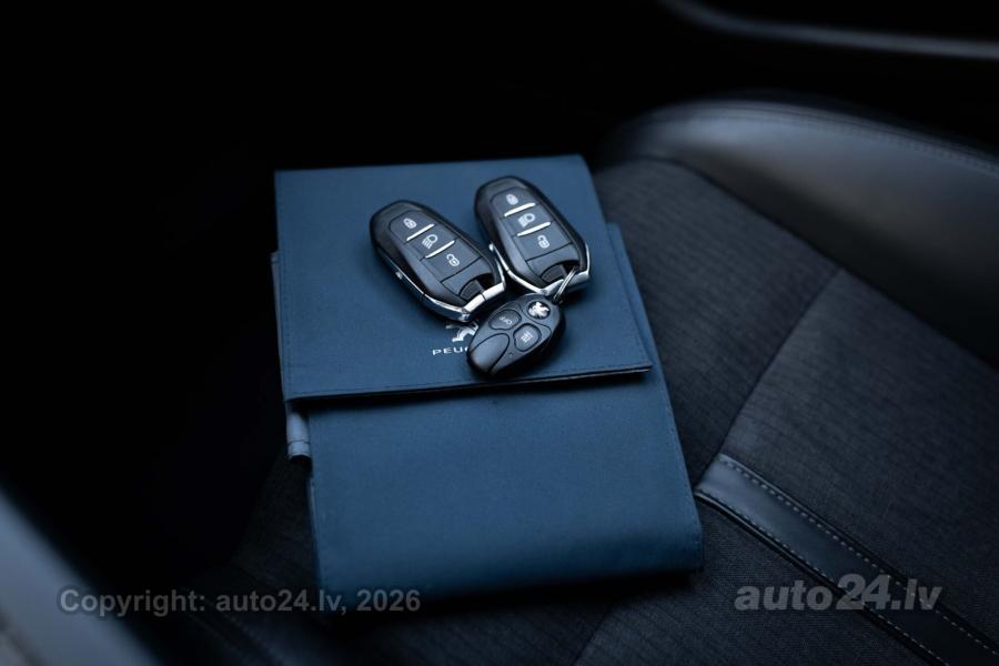 Balts Peugeot 508 2019 Tallina, ar dzinēja tilpumu 1.50 L un nobraukumu 235 tūkst. km par 10500 €, foto 28 vietnē AUTOMOTO.COM.LV