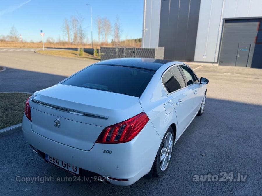 Balts Peugeot 508 2011 Tallina, ar dzinēja tilpumu 2.20 L un nobraukumu 301 tūkst. km par 5500 €, foto 5 vietnē AUTOMOTO.COM.LV