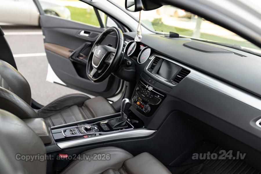 Balts Peugeot 508 2011 Tallina, ar dzinēja tilpumu 2.20 L un nobraukumu 153 tūkst. km par 7799 €, foto 14 vietnē AUTOMOTO.COM.LV