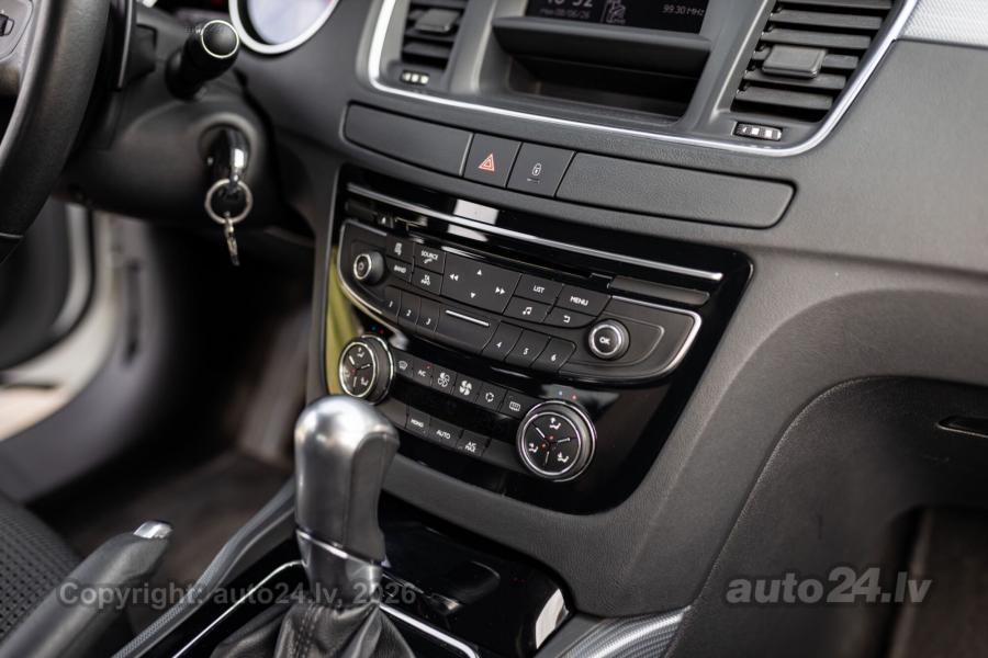 Balts Peugeot 508 2014 Tallina, ar dzinēja tilpumu 1.60 L un nobraukumu 114 tūkst. km par 5998 €, foto 14 vietnē AUTOMOTO.COM.LV