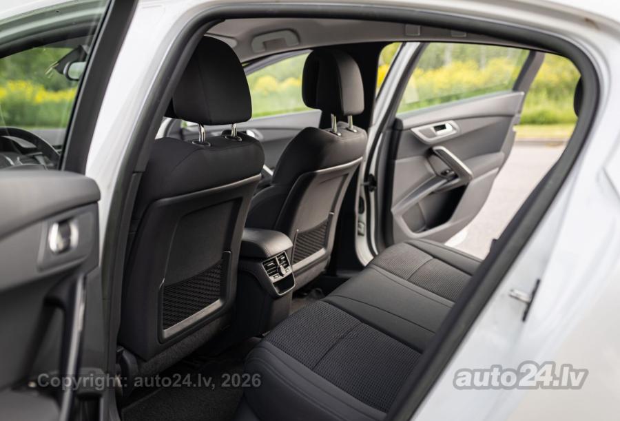 Balts Peugeot 508 2014 Tallina, ar dzinēja tilpumu 1.60 L un nobraukumu 114 tūkst. km par 5998 €, foto 21 vietnē AUTOMOTO.COM.LV