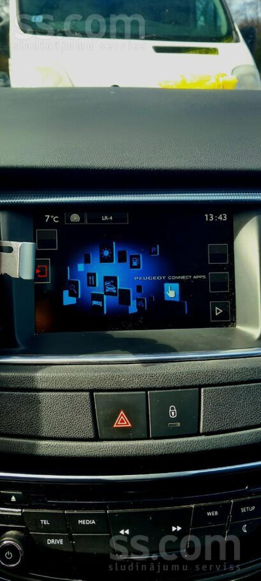 Balts Peugeot 508 2016 Rīga, ar dzinēja tilpumu 1.60 L un nobraukumu 390 tūkst. km par 3900 €, foto 13 vietnē AUTOMOTO.COM.LV