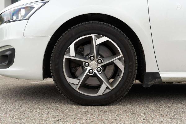 White Peugeot 508 2016 in Vilnius, with an engine capacity of 2.00 L and mileage of 231 thousand km for 6000 €, photo 7 on AUTOMOTO.COM.LV