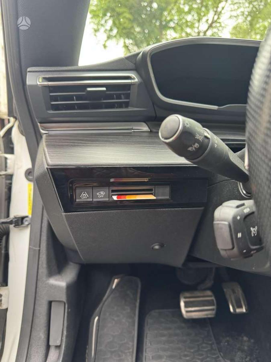 White Peugeot 508 2019 in Siauliai, with an engine capacity of 1.60 L and mileage of 175 thousand km for 15490 €, photo 21 on AUTOMOTO.COM.LV