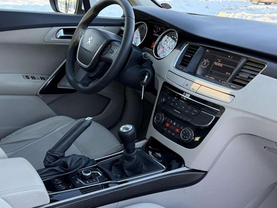 Balts Peugeot 508 2011 Raseiniai, ar dzinēja tilpumu 2.00 L un nobraukumu 260 tūkst. km par 3650 €, foto 14 vietnē AUTOMOTO.COM.LV