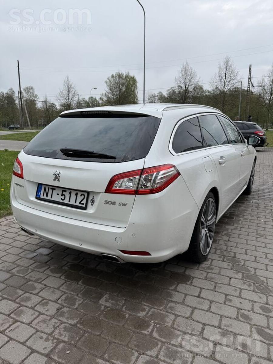 White Peugeot 508 2011 in Riga, with an engine capacity of 2.20 L and mileage of 229 thousand km for 5900 €, photo 4 on AUTOMOTO.COM.LV