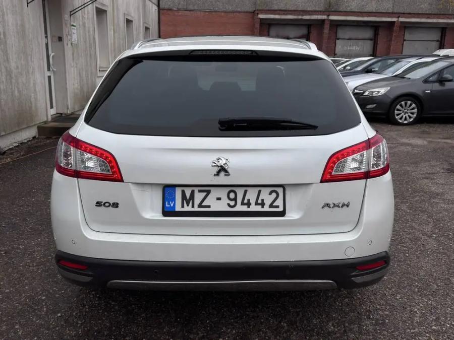 White Peugeot 508 2014 in Daugavpils, with an engine capacity of 2.00 L and mileage of 289 thousand km for 7700 €, photo 9 on AUTOMOTO.COM.LV