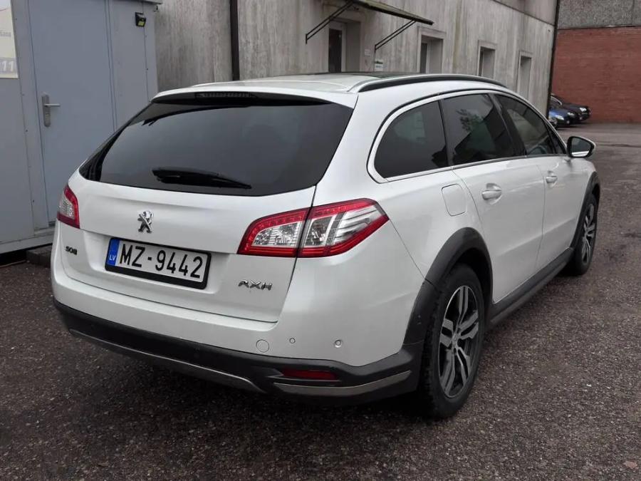 White Peugeot 508 2014 in Daugavpils, with an engine capacity of 2.00 L and mileage of 289 thousand km for 7700 €, photo 10 on AUTOMOTO.COM.LV