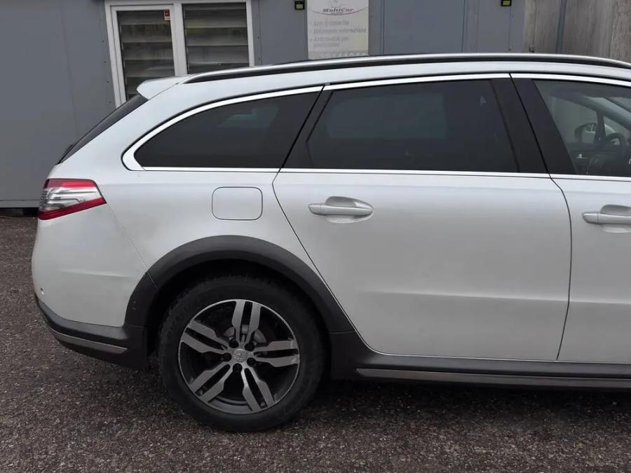 White Peugeot 508 2014 in Daugavpils, with an engine capacity of 2.00 L and mileage of 289 thousand km for 7700 €, photo 11 on AUTOMOTO.COM.LV