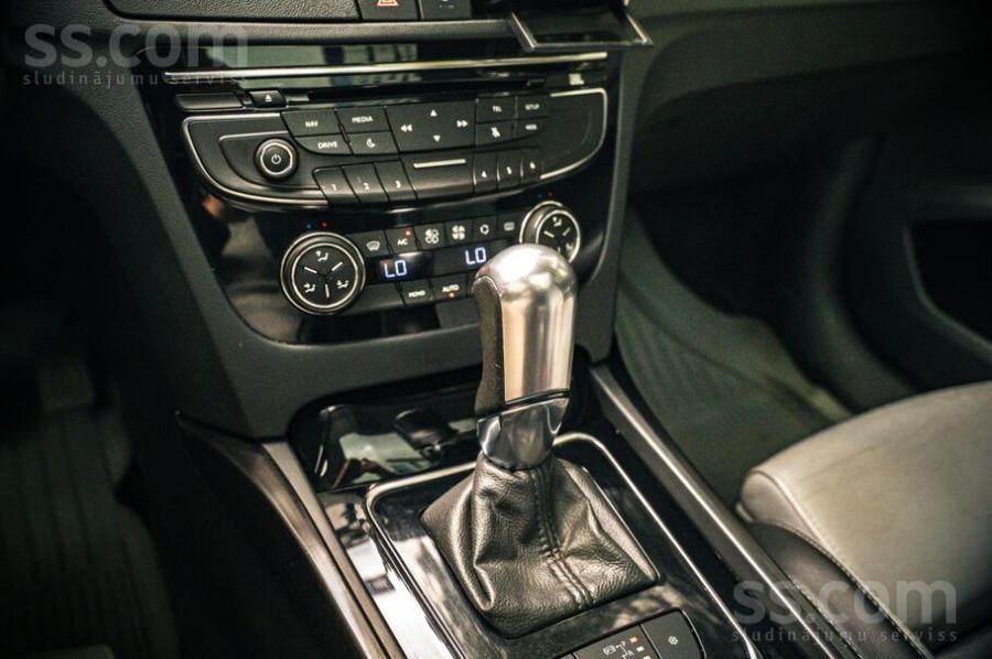 White Peugeot 508 2014 in Riga, with an engine capacity of 2.00 L and mileage of 0 thousand km for 5990 €, photo 11 on AUTOMOTO.COM.LV