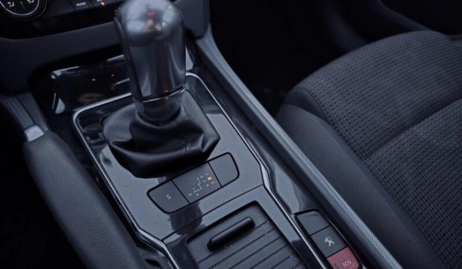 Balts Peugeot 508 2015 Rīga, ar dzinēja tilpumu 1.60 L un nobraukumu 313 tūkst. km par 6590 €, foto 5 vietnē AUTOMOTO.COM.LV