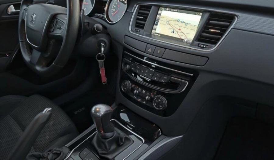 Balts Peugeot 508 2015 Rīga, ar dzinēja tilpumu 1.60 L un nobraukumu 313 tūkst. km par 6590 €, foto 13 vietnē AUTOMOTO.COM.LV
